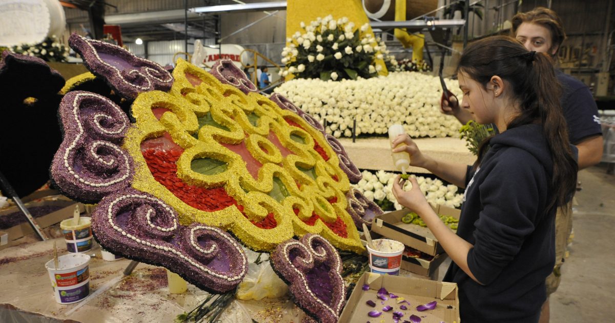Rose Parade Float Decorating | Visit Pasadena